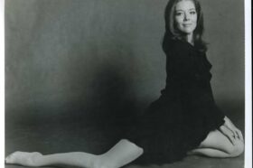 Fran Drescher's legs - Sexy Celebrity Legs Images - Leggy Celebs